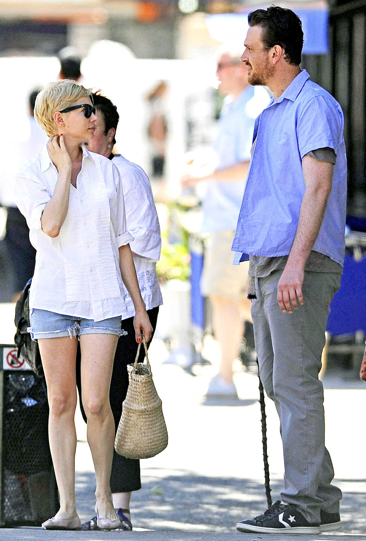 Michelle Williams, Jason Segel Step Out for a Romantic Stroll in NYC ...