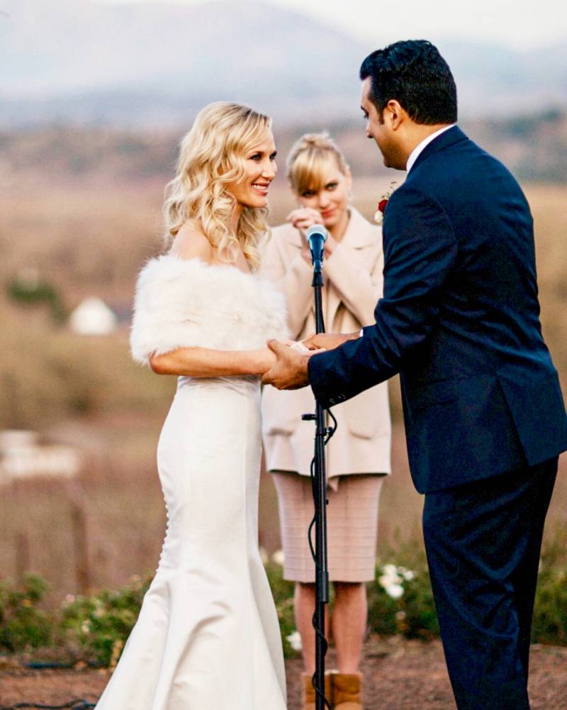 Anna Faris Officiates a Wedding in Ugg Boots: Pic | Us Weekly