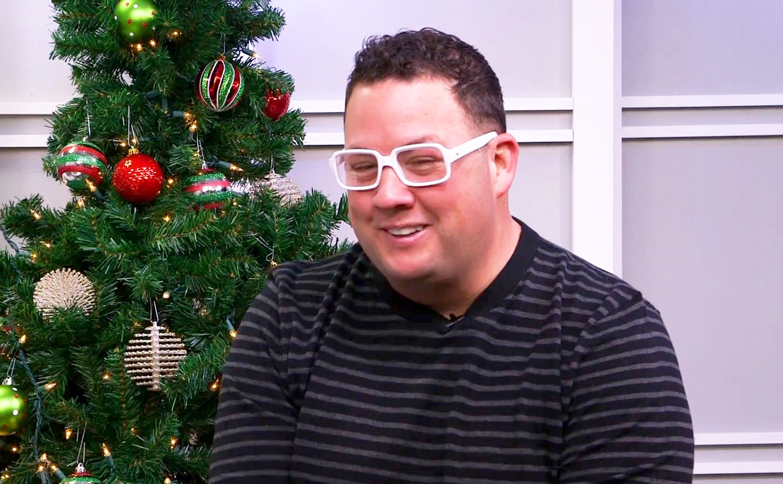 Graham Elliot Solves Our Holiday Cooking Disasters | Us Weekly