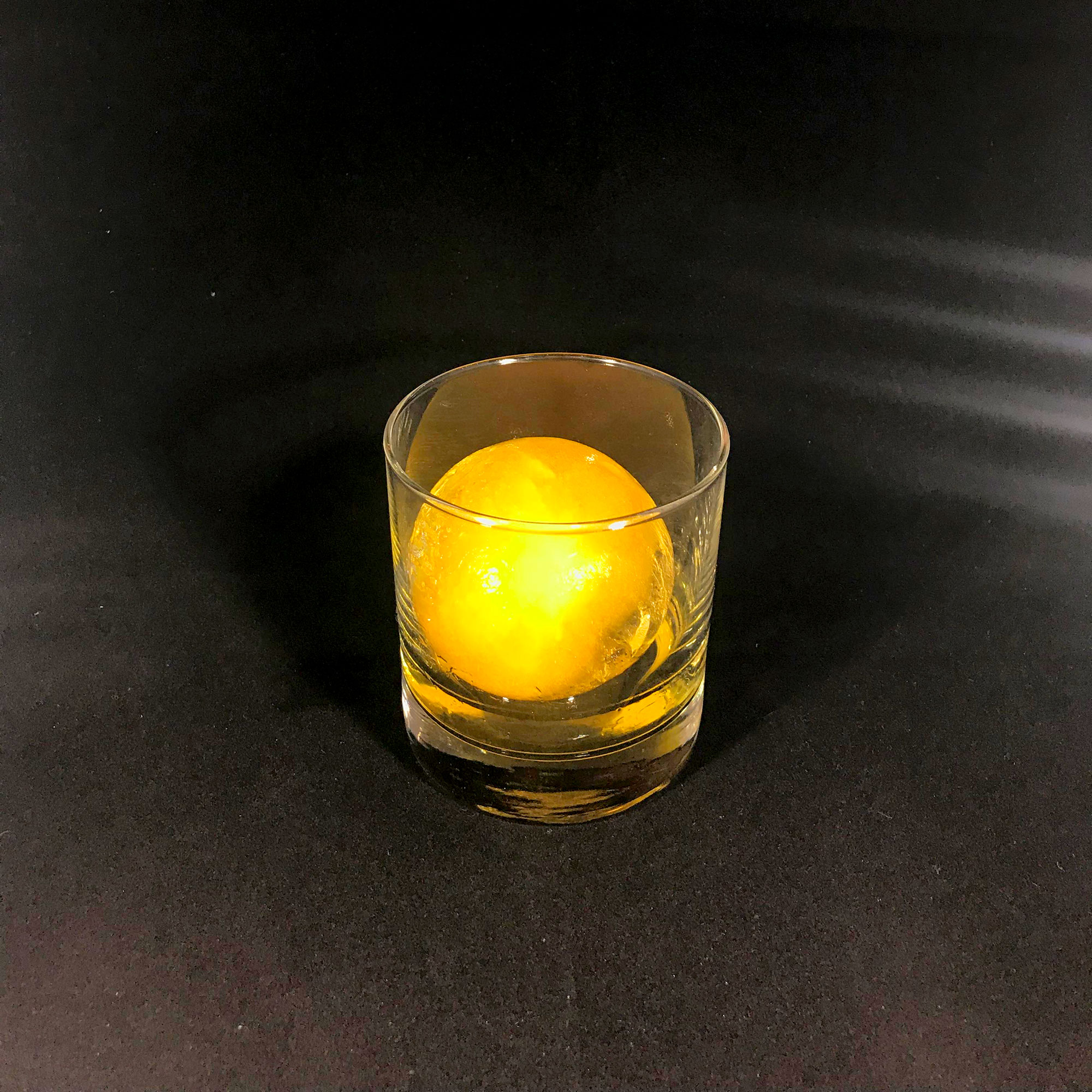 The Golden Globe Ice Cube Recipe You Need for Your Viewing Party | Us ...