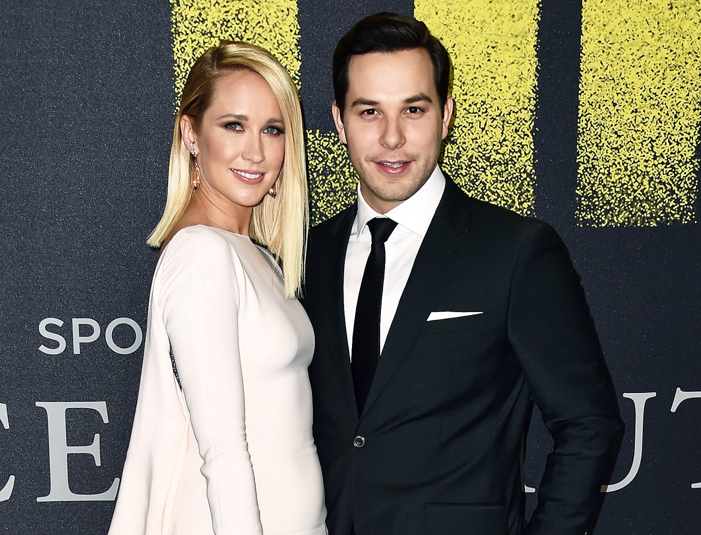 Anna Camp and Skylar Astin are ‘Addicted’ to the ‘Bachelor’ | Us Weekly