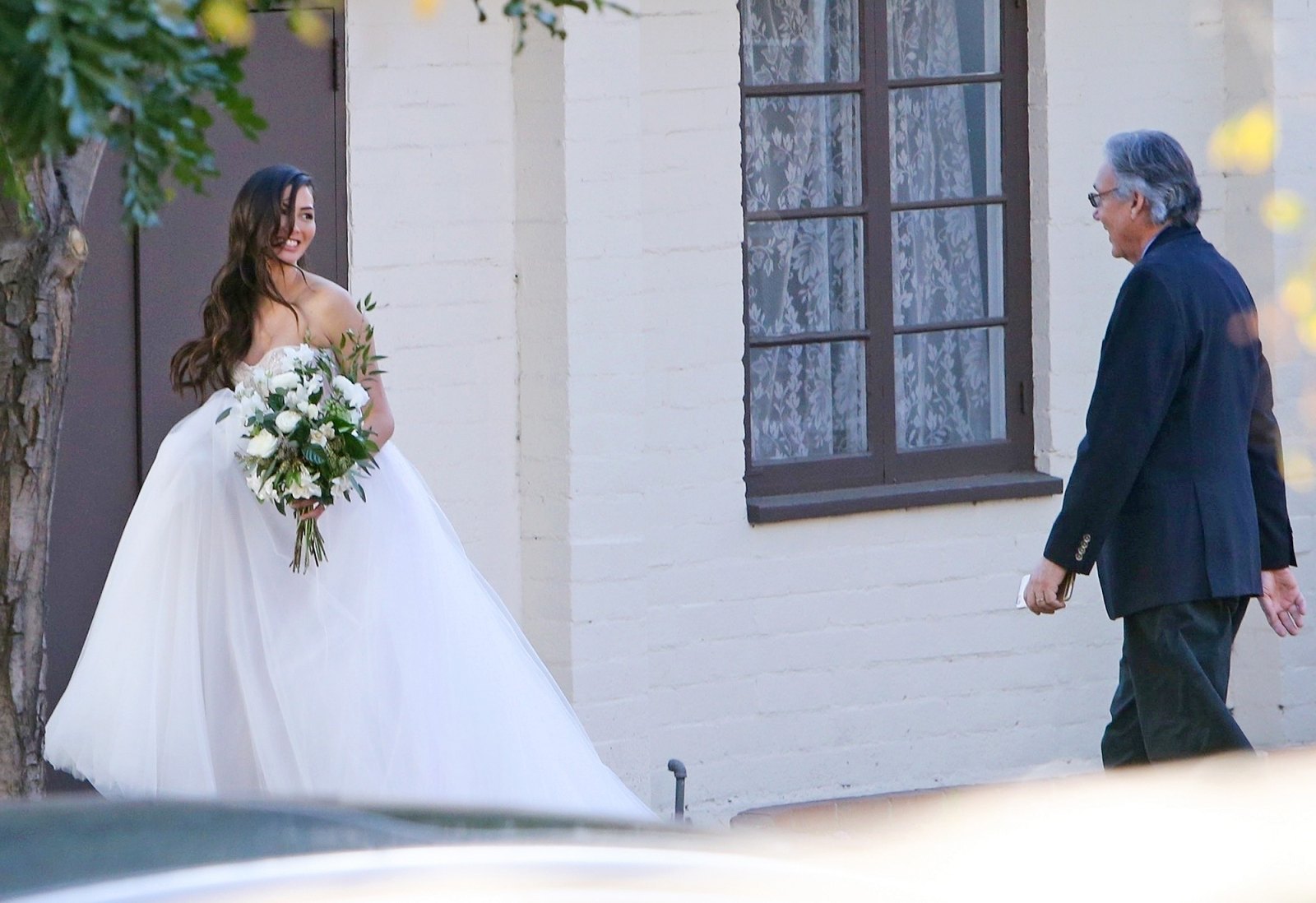John Stamos And Caitlin Mchugh S Magical Wedding Day Photos Us Weekly