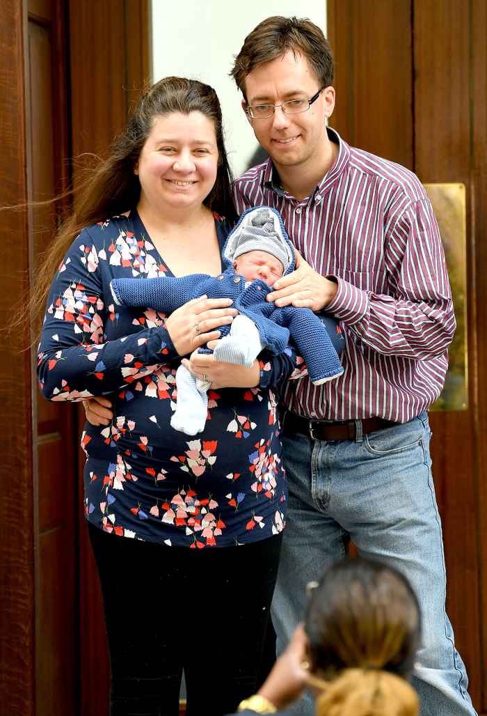 Surprised Couple Poses Outside Lindo Wing After Duchess Kate Gives ...