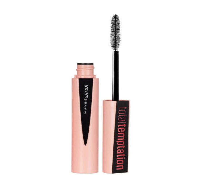 Lengthening Mascara, False Lashes Inspired by Jennifer Lopez’s Look