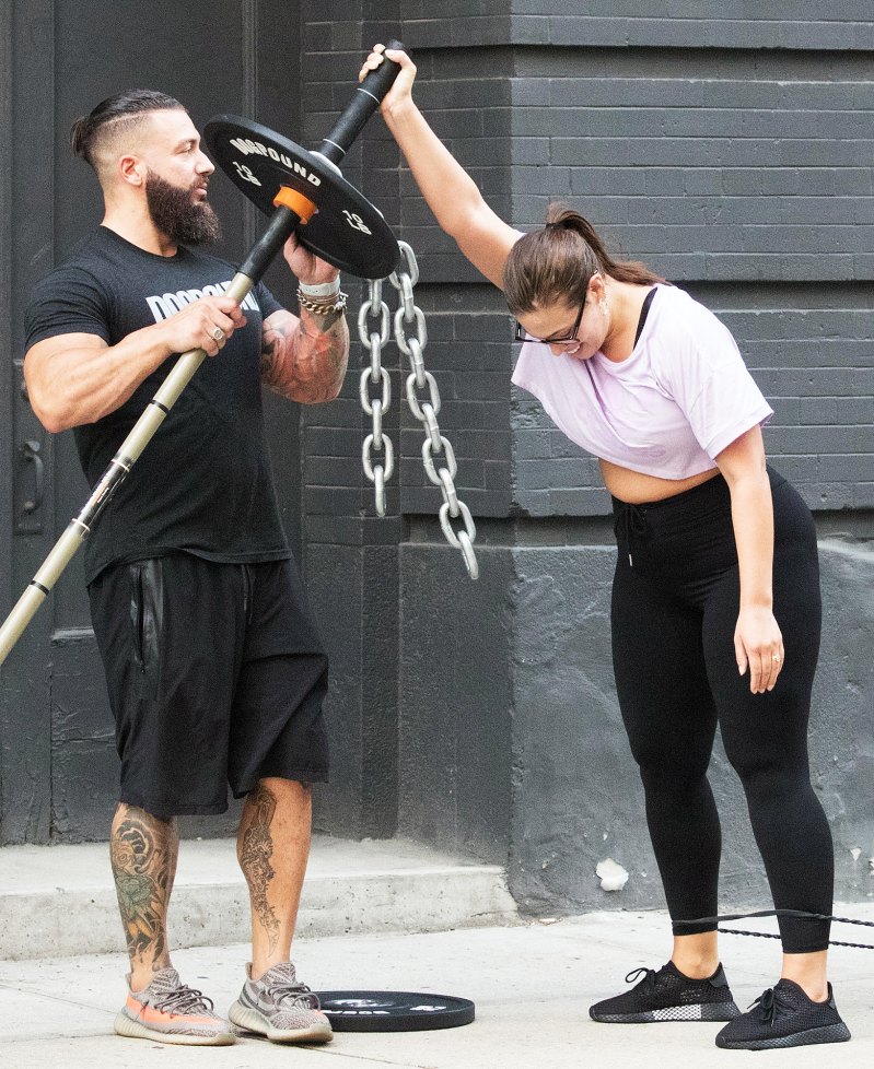 How Ashley Graham Stays Healthy and Keeps Her Body Fit: Pics