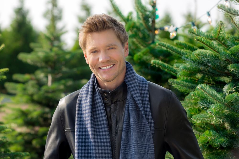 15 Hottest Men on Hallmark This Holiday Season | Us Weekly