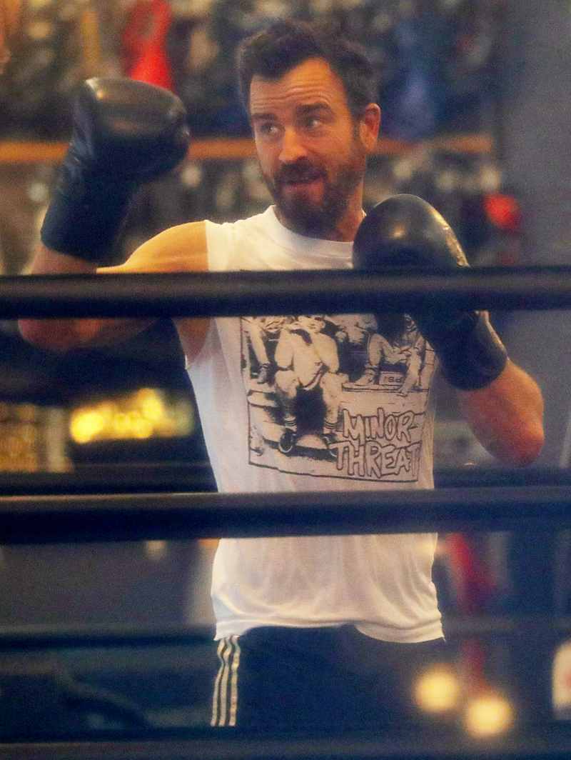 Justin Theroux Boxes in NYC, Shows Buff Body, Biceps: Photos