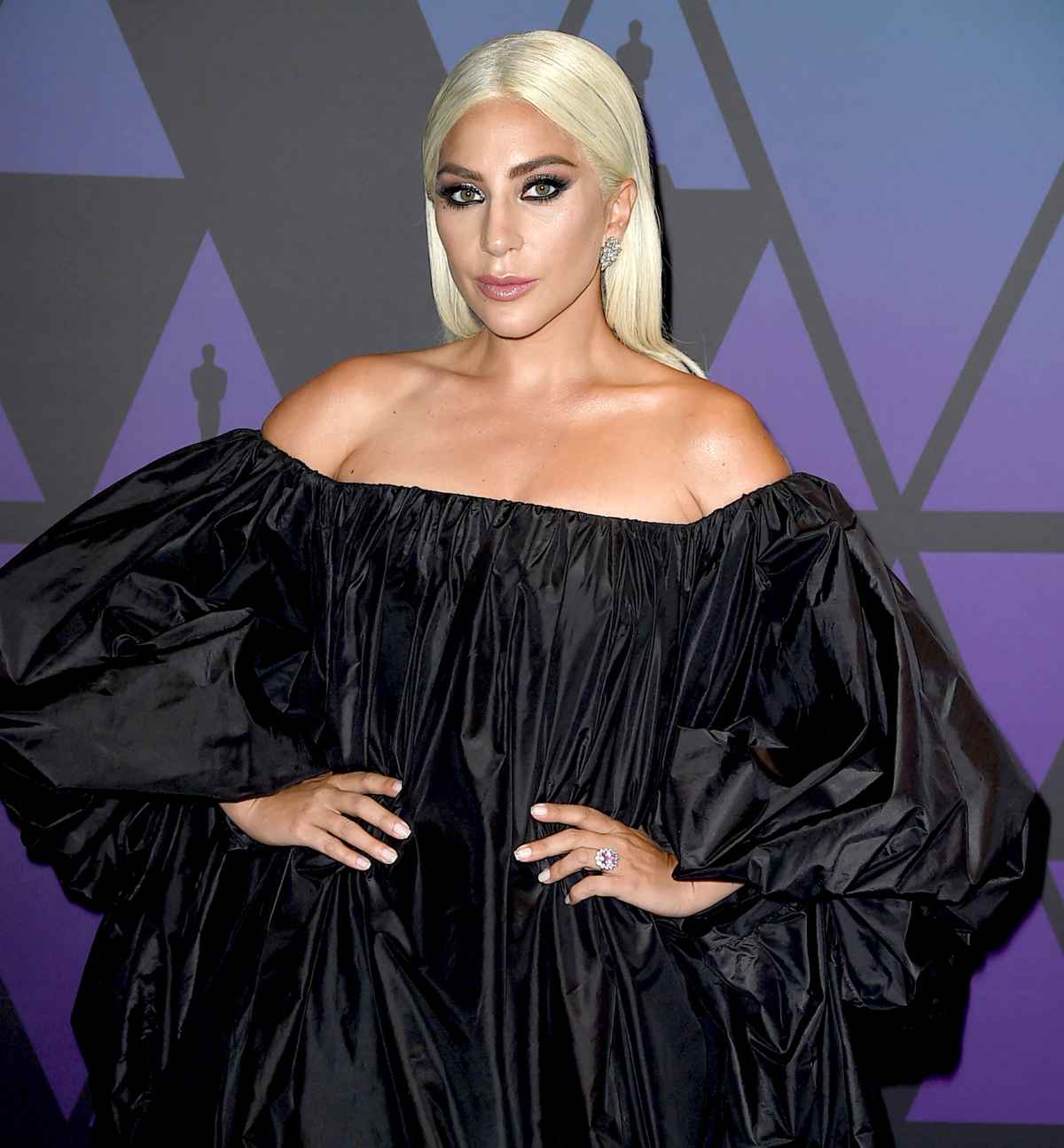 Celebrities Reveal Sexy Shoulders On and Off the Red Carpet