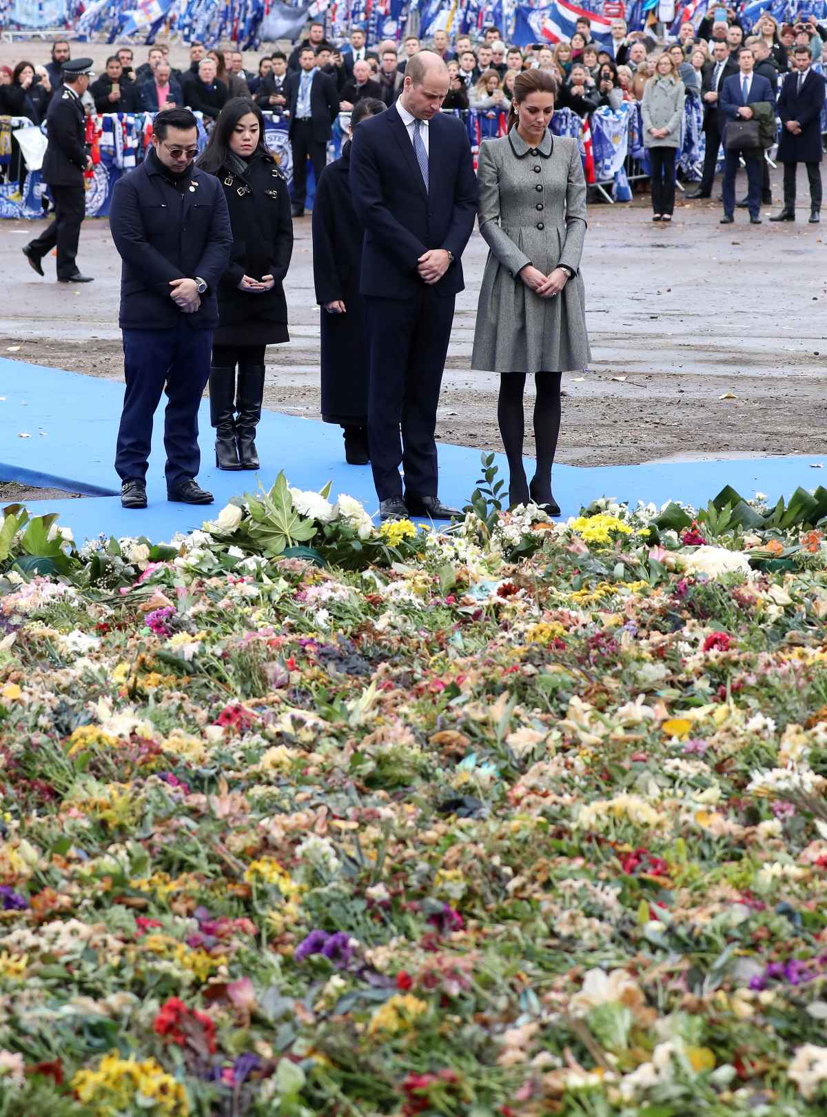 Prince William, Duchess Kate Honor Helicopter Crash Victims: Pics | Us ...
