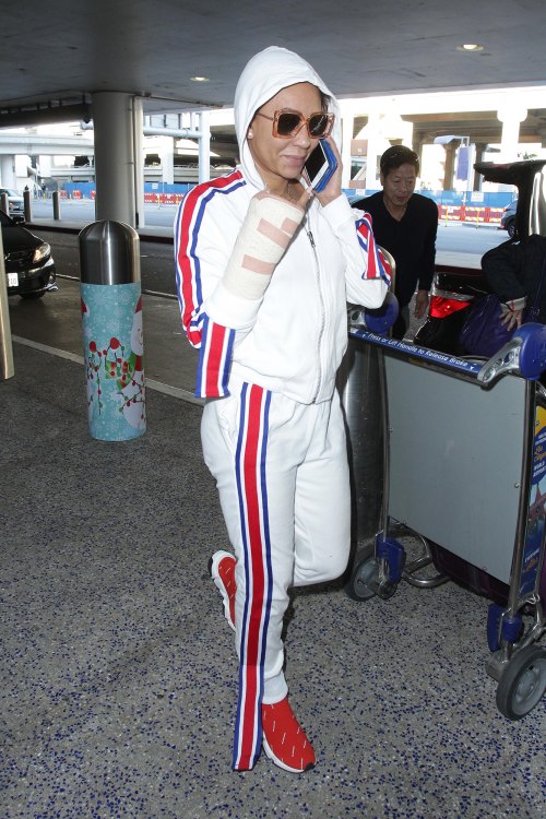 Mel B Steps Out With Bandaged Hand After Emergency Surgery: Photo | Us ...