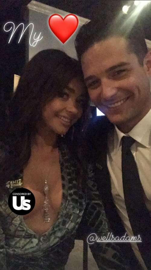 Did Sarah Hyland Have A Nip Slip At The Golden Globes Us Weekly