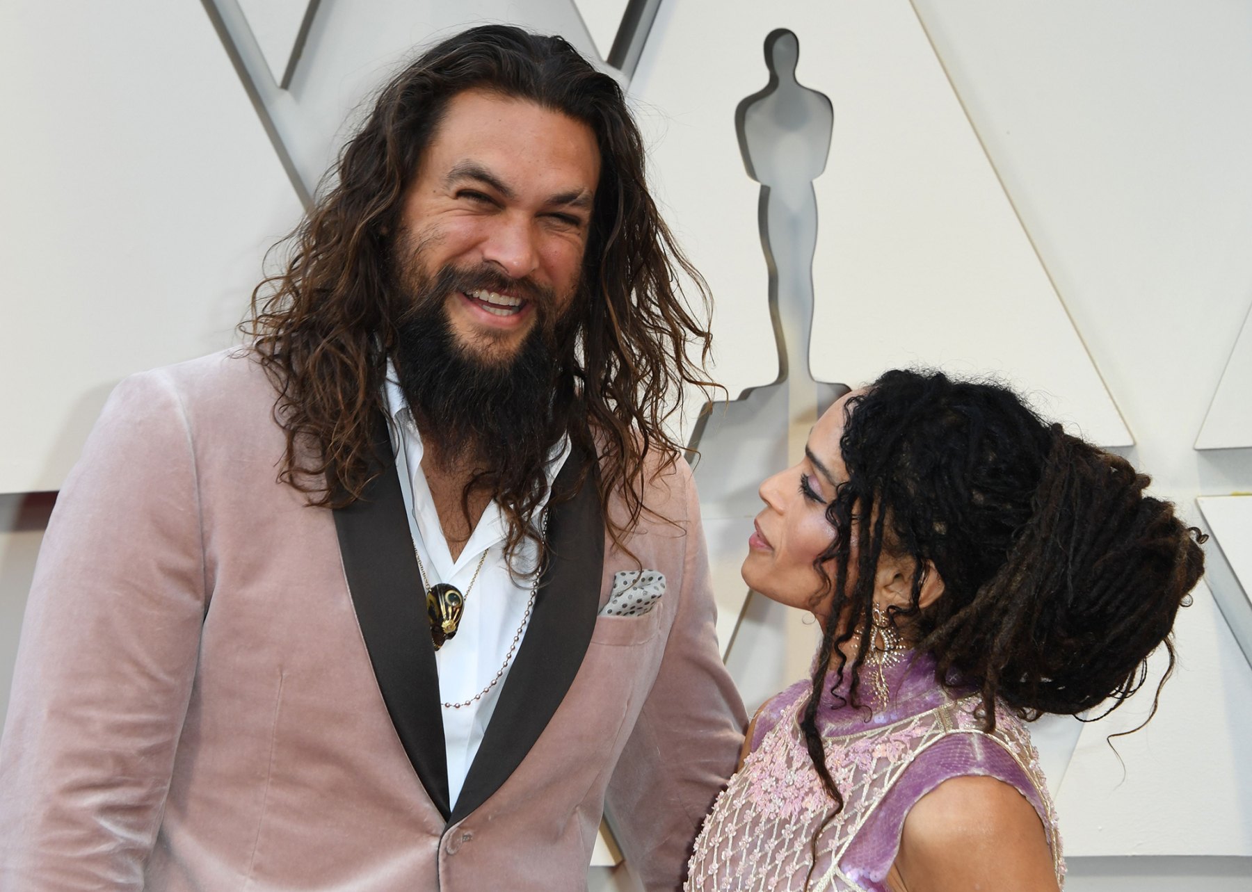 Oscars 2019: Jason Momoa, Lisa Bonet Match in Pink on Red Carpet | Us ...