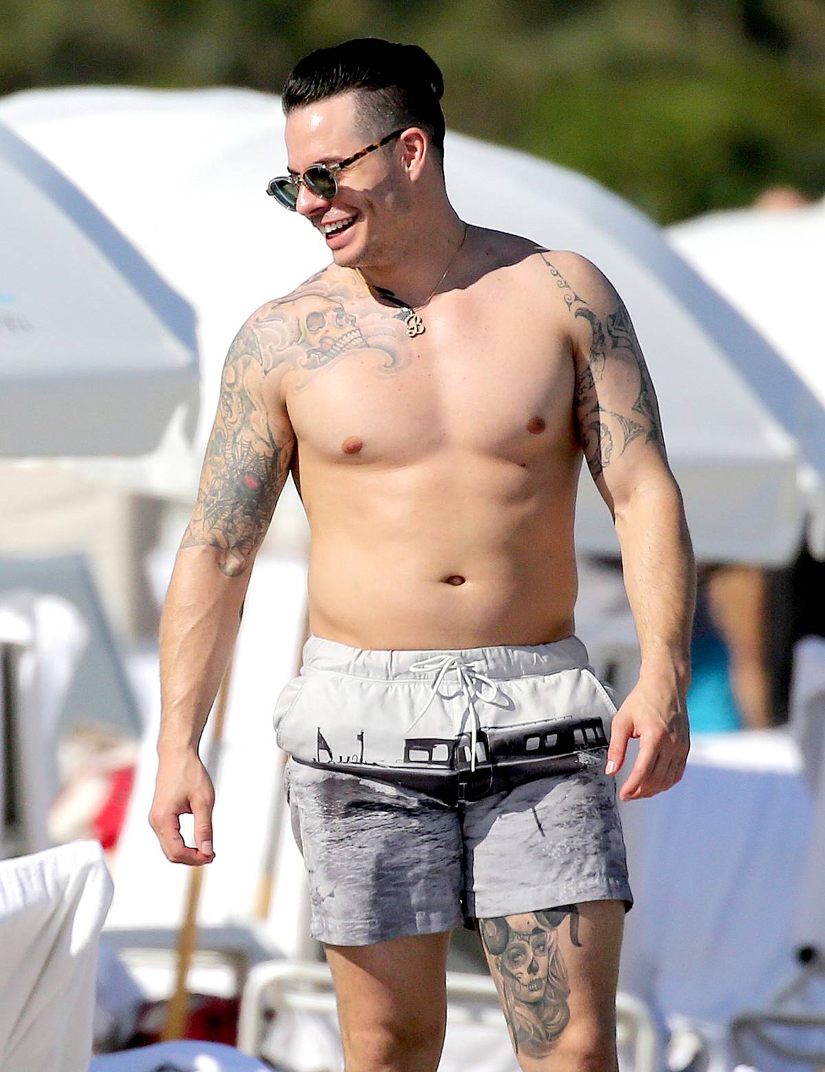 Casper Smart News - Us Weekly