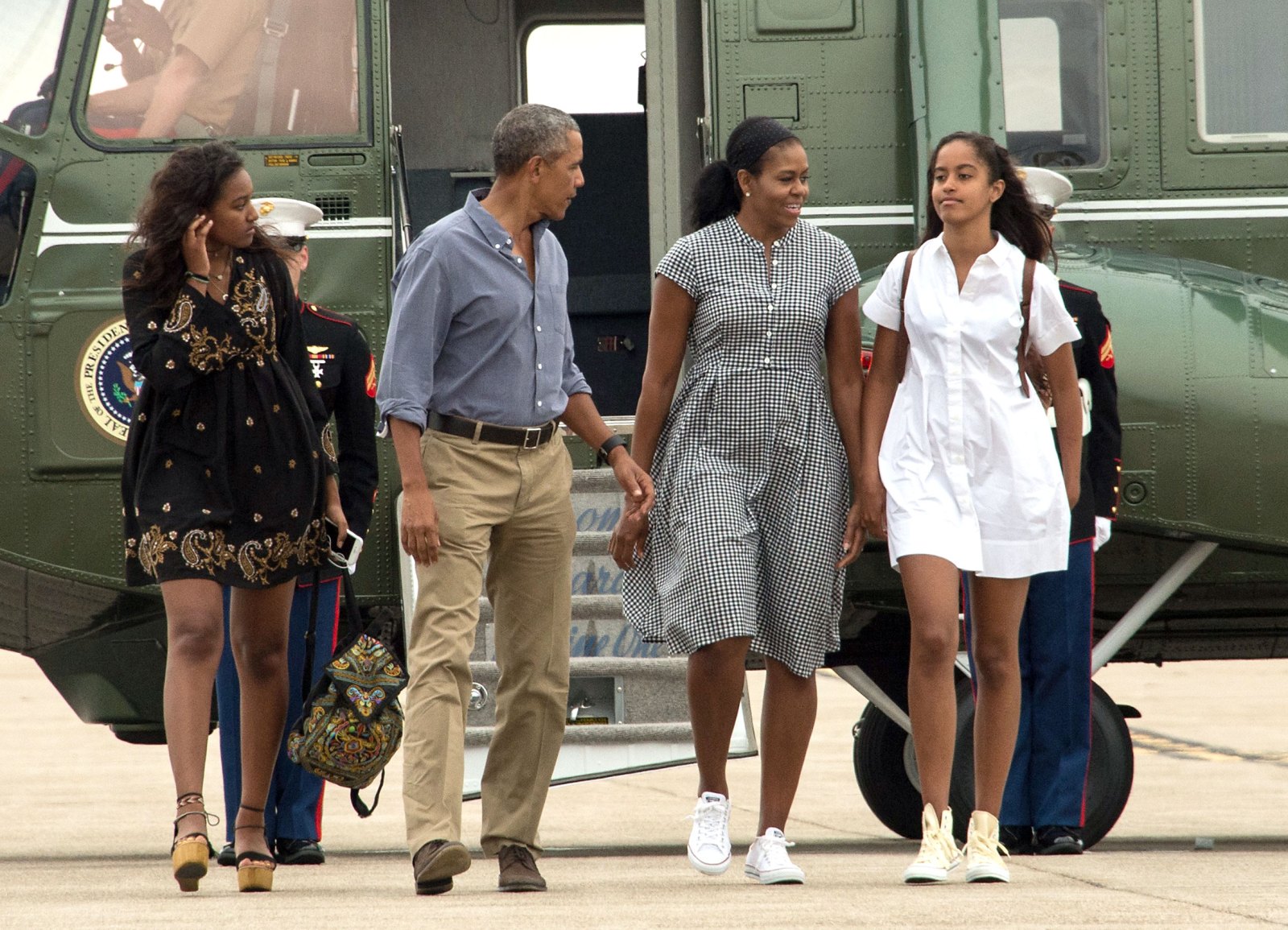 Sasha Obama Goes to Prom, Takes Family Pictures With Michelle, Malia ...