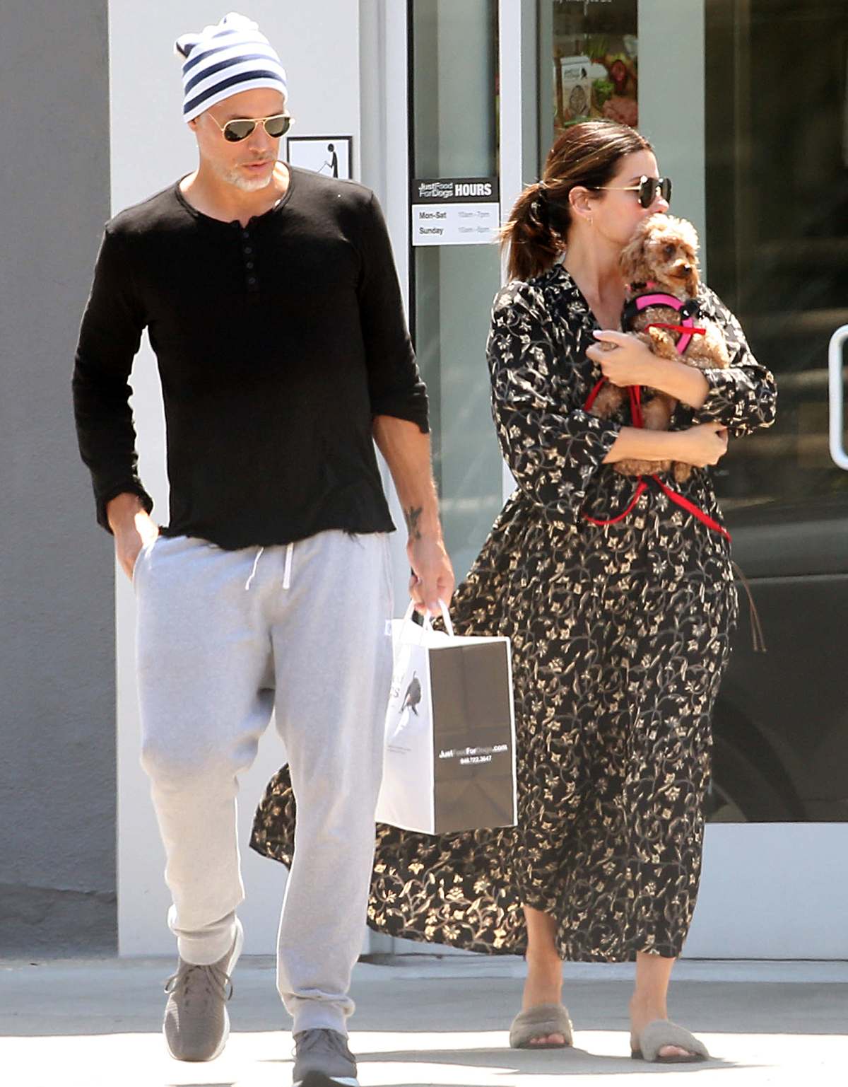 Inside Jen Aniston's Strong Bond With Sandra Bullock, Bryan Randall ...