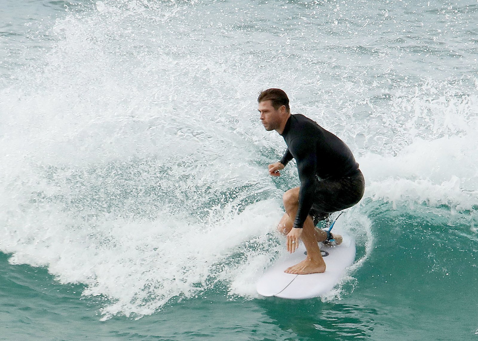 Celebrities Who Surf! See Action Shots of Jennifer Aniston, Liam ...