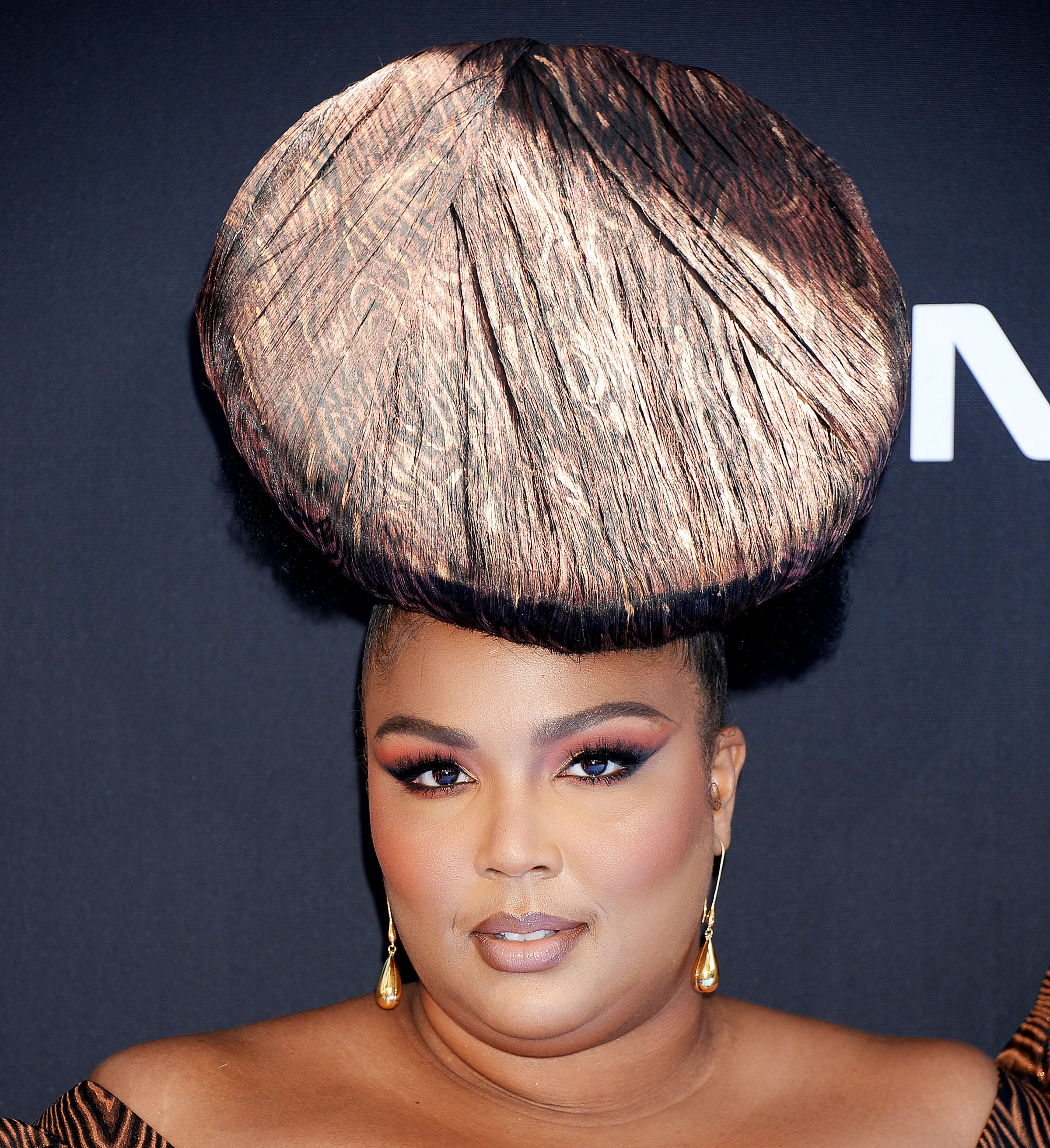 Lizzo’s Daily Makeup, Skin and Hair Care Routine: Details | Us Weekly