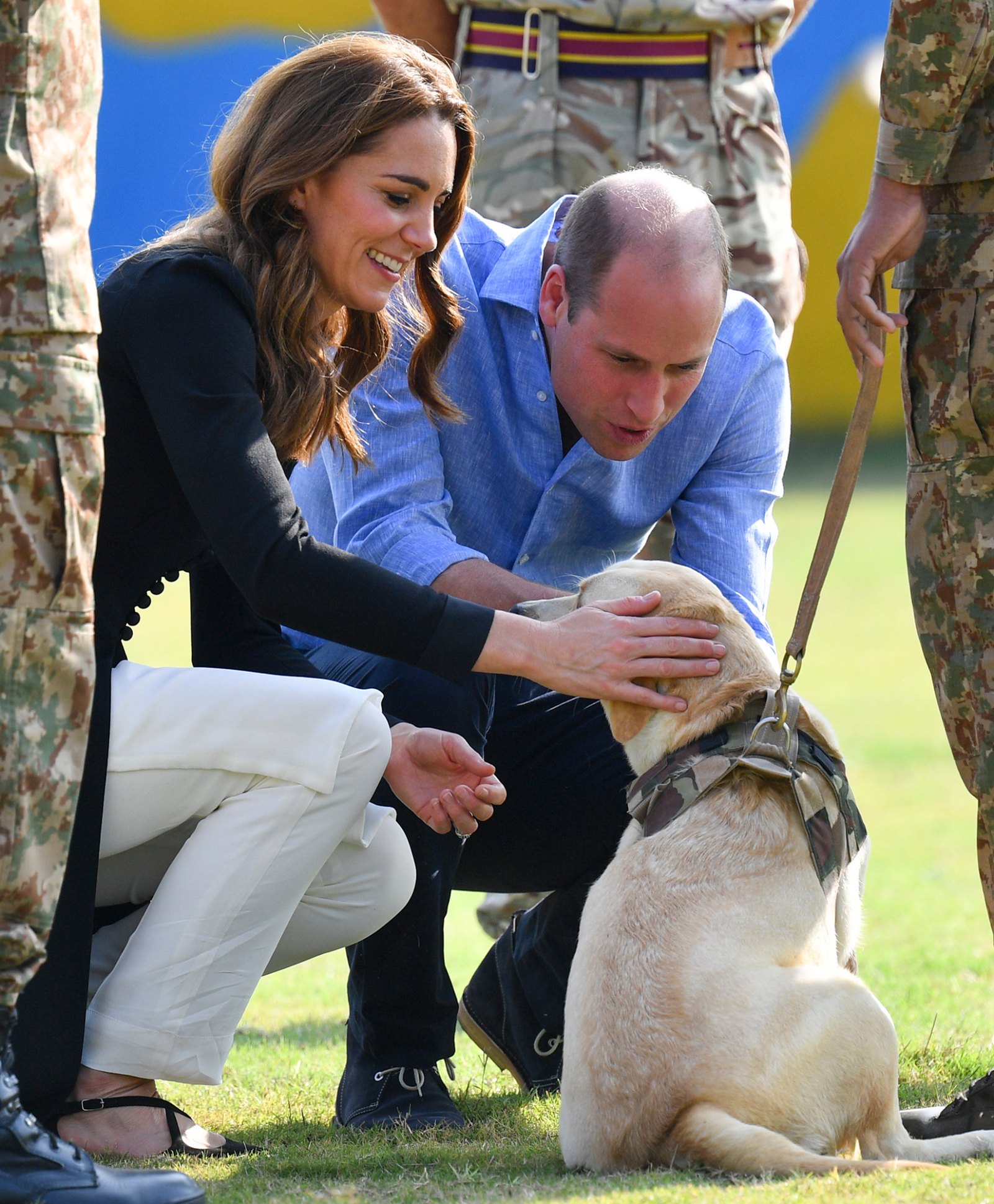 Duchess Kate, Prince William Play With Pups on Last Day in Pakistan ...