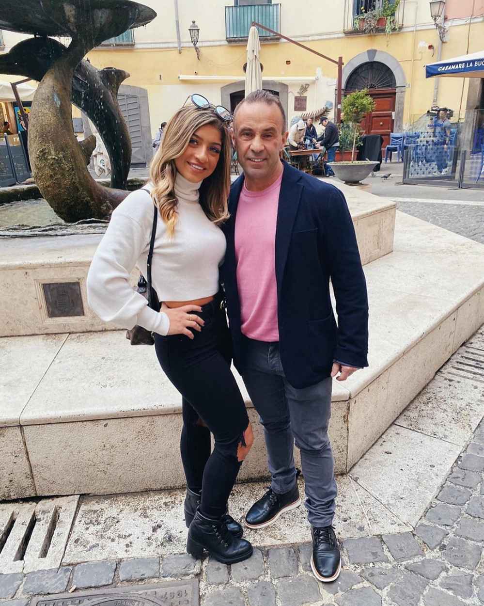 Joe Giudice Reunites With Teresa Giudice, Daughters in Italy: Pic | Us ...