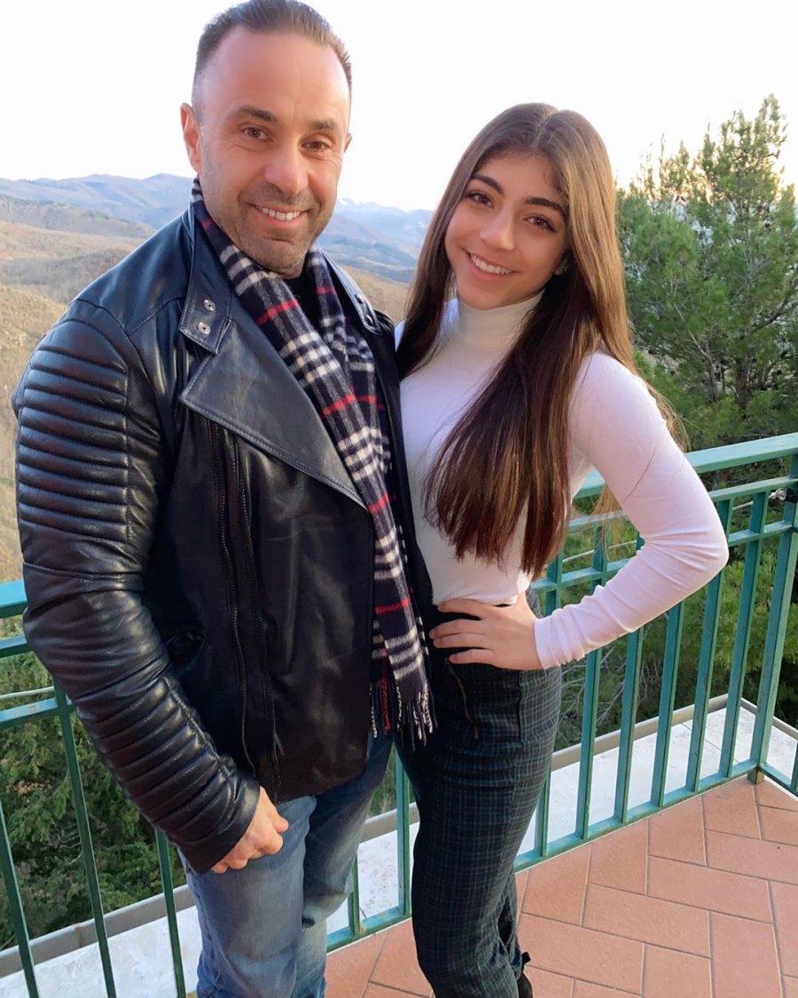 Joe Giudice Reunites With Daughters in Italy for Christmas: Video | Us ...