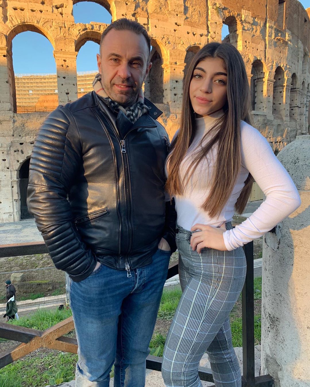 Joe Giudice Reunites With Daughters in Italy for Christmas: Video | Us ...