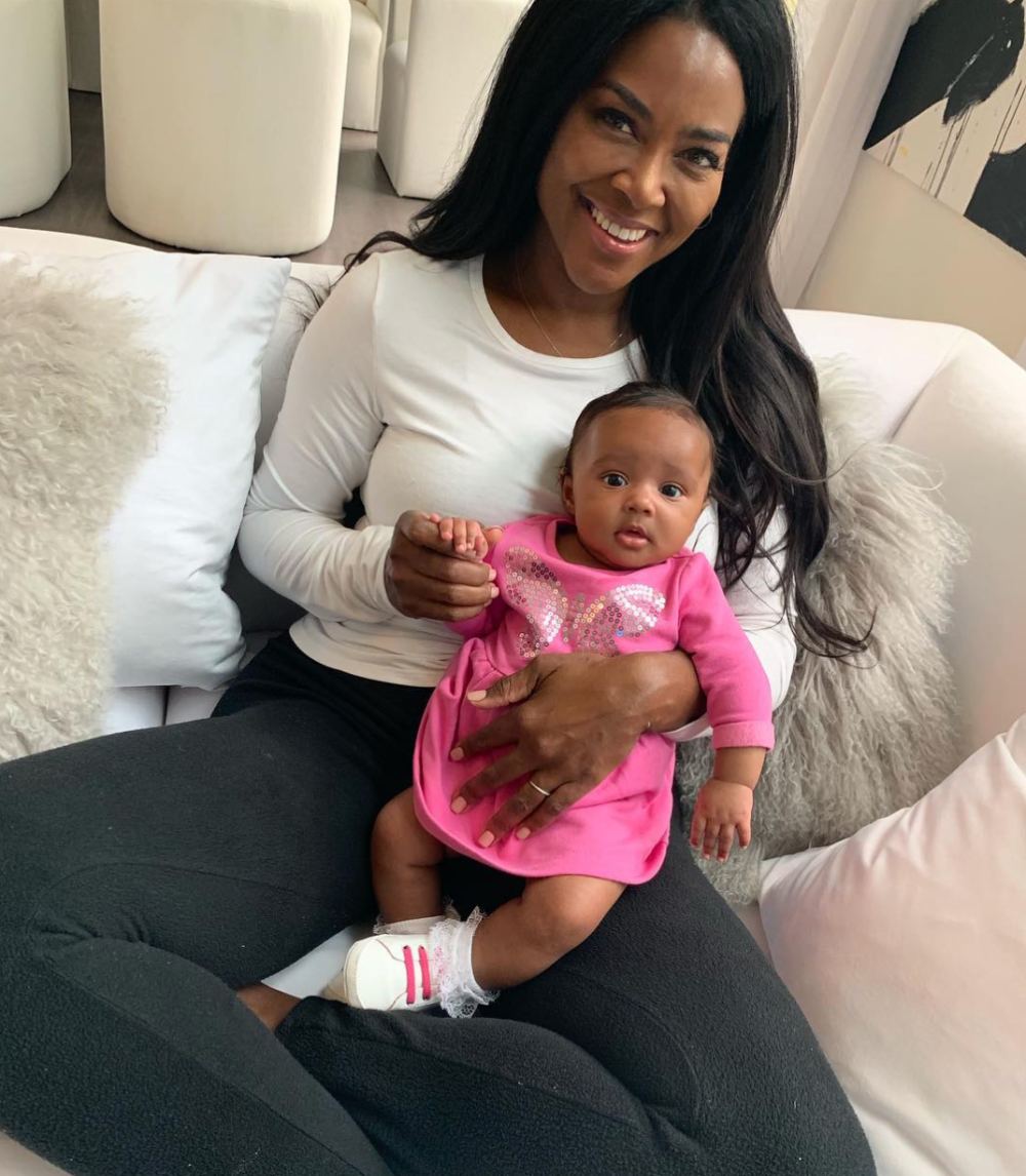 Kenya Moore’s Daughter Brooklyn Takes 1st Steps: Video