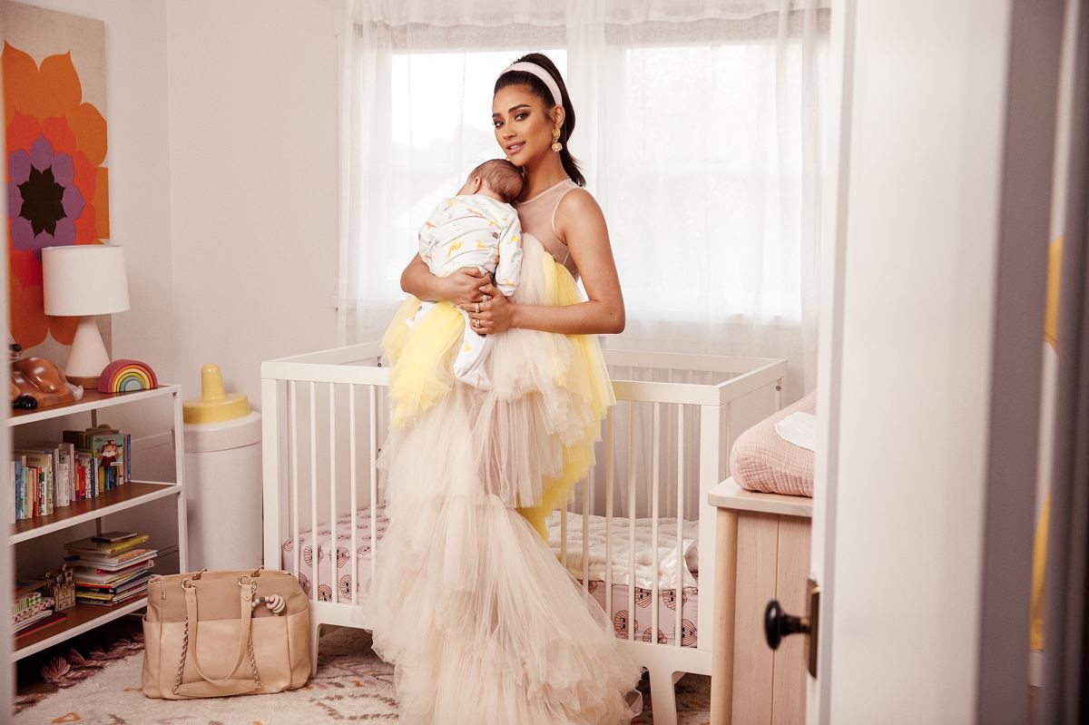 Shay Mitchell, Daughter Atlas’ Sweetest Moments: Pics