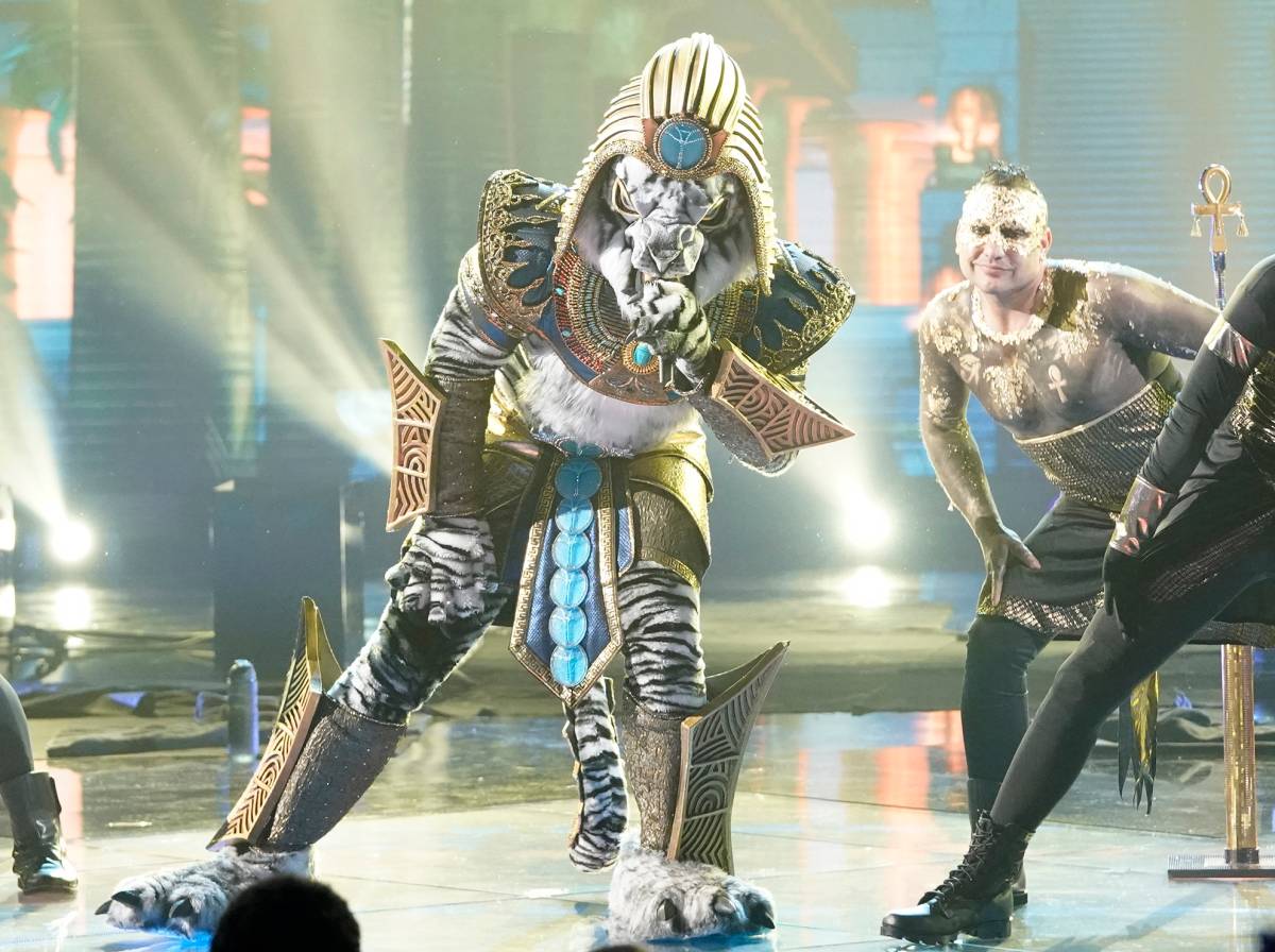 The Masked Singer's Post-Super Bowl Premiere: Who Is the Robot? | Us Weekly