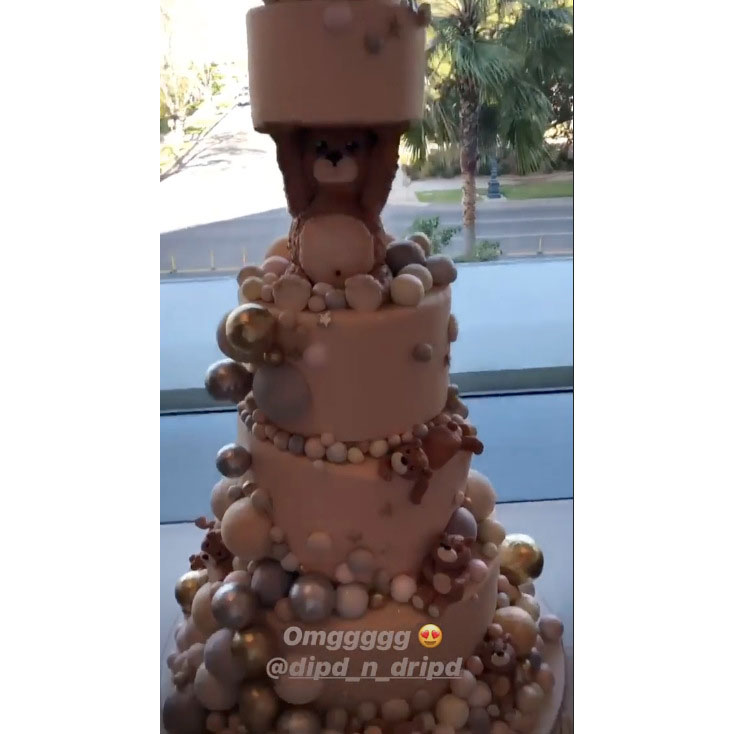 Celebrities’ Best Cakes: See Treats From Jennifer Lopez, Kelly Ripa ...