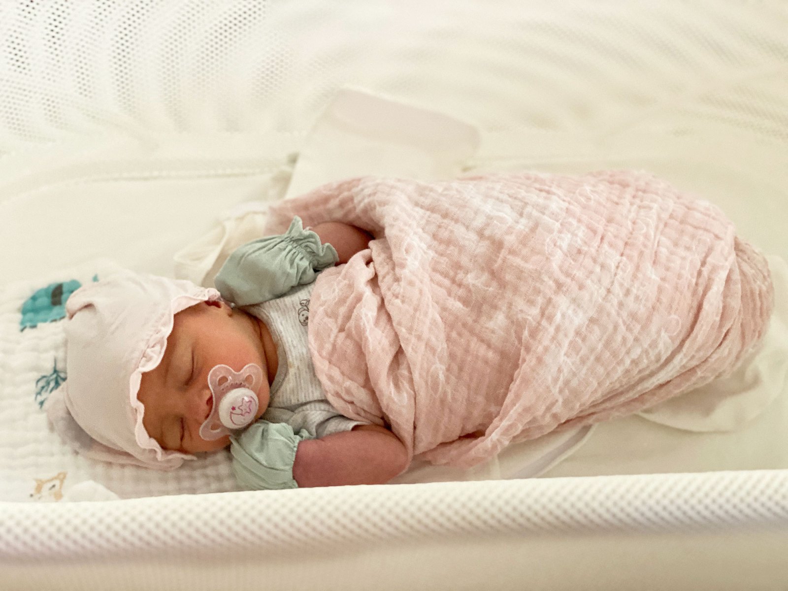 Jill Wagner Gives Birth to 1st Child With Husband David Lemanowicz ...
