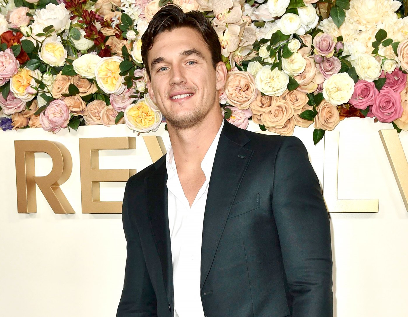 Tyler Cameron Addresses Reports of His Workout With Mystery Blonde | Us ...