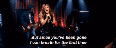 Kelly Clarkson’s Most Uplifting Songs About Female Empowerment