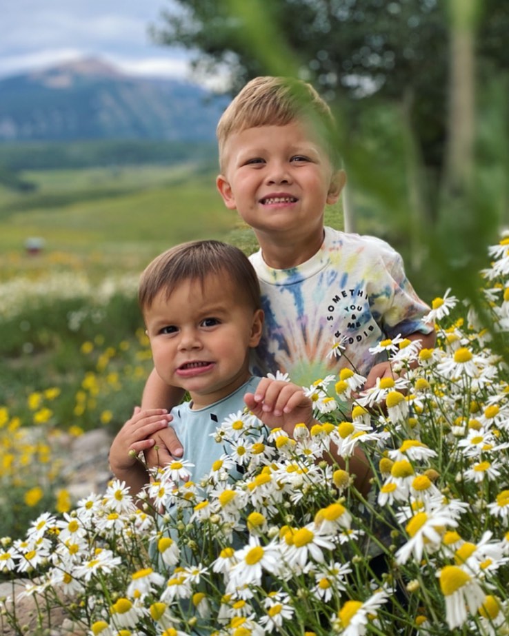 Catherine Giudici, Sean Lowe’s Family Album With Samuel, Isaiah, Mia