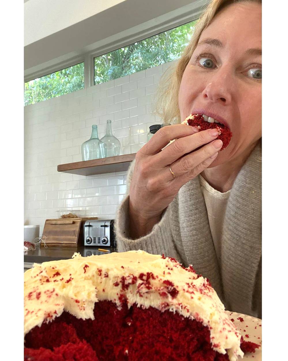 Stars Eating Cake: Photos | Us Weekly