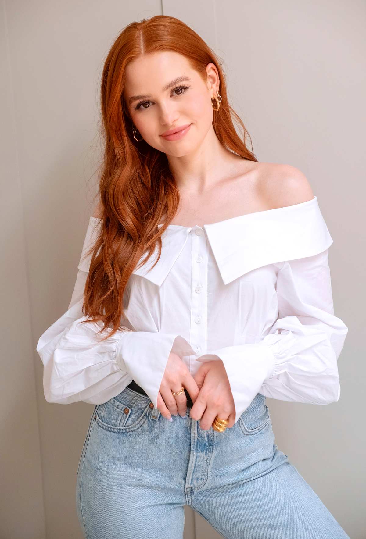 Riverdale’s Madelaine Petsch: Pregnant Vanessa Morgan Is a ‘Badass ...