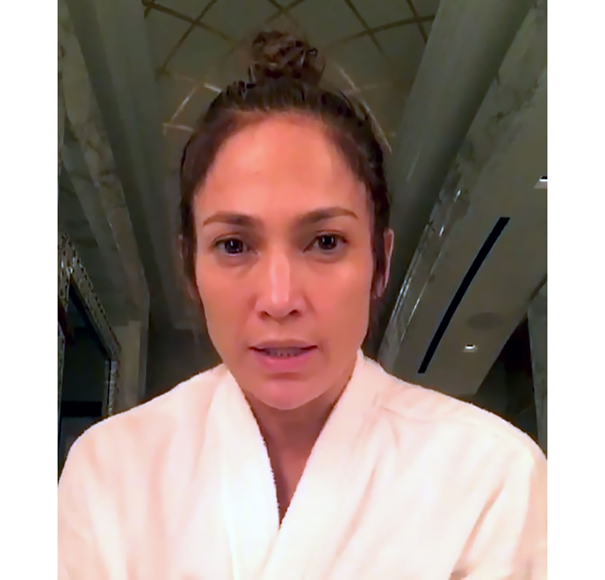 Jennifer Lopez's Most Beautiful Makeup-Free Moments, Selfies: Pics | Us ...