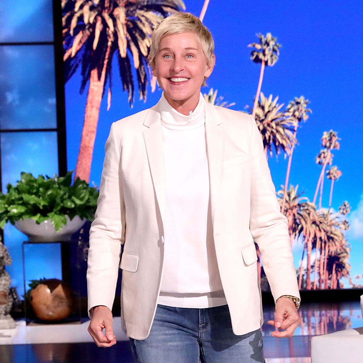 Ellen DeGeneres Jokes Staff Can't Look Her in the Eye Amid Scandal | Us ...