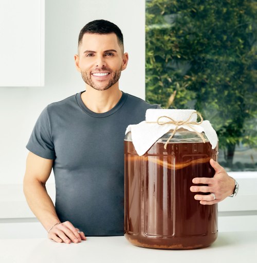 GT Dave Gives Behind-the-Scenes Look at GT’s Living Foods’ Kombucha ...