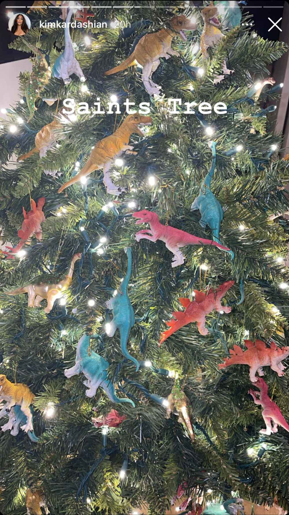 Kardashian-Jenner Family Christmas Decorations of 2020: Pics