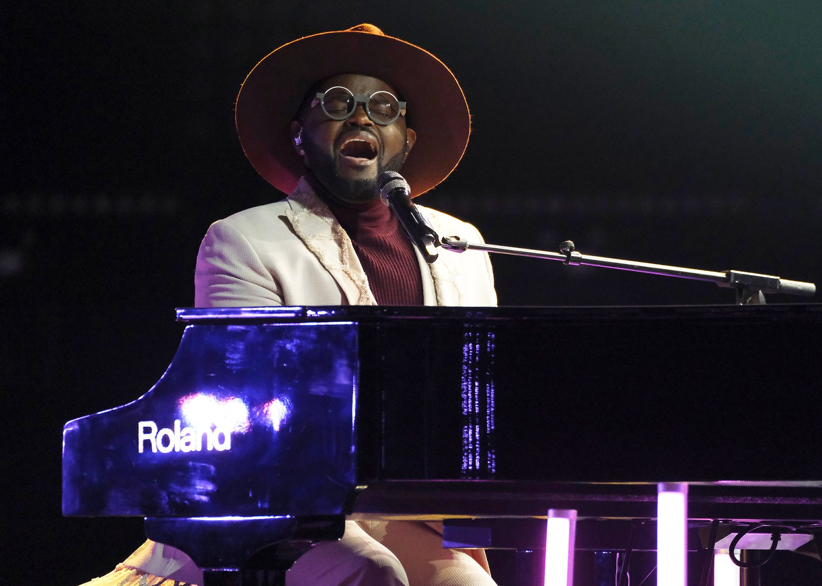 John Legend Cries Over ‘Voice’ Contestant’s Song for Chrissy Teigen ...
