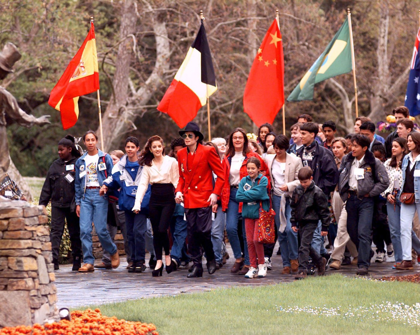 Michael Jackson and Lisa Marie Presley's Brief Marriage Timeline | Us ...