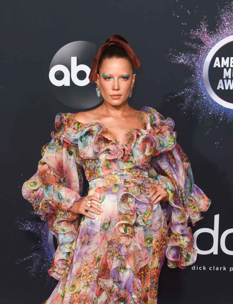 Halsey Thanks Fans for Support After Changing Pronouns to She/They | Us ...