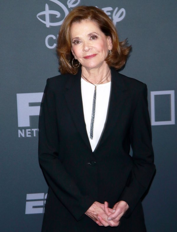 Arrested Development’s Jessica Walter Dies at 80 | Us Weekly