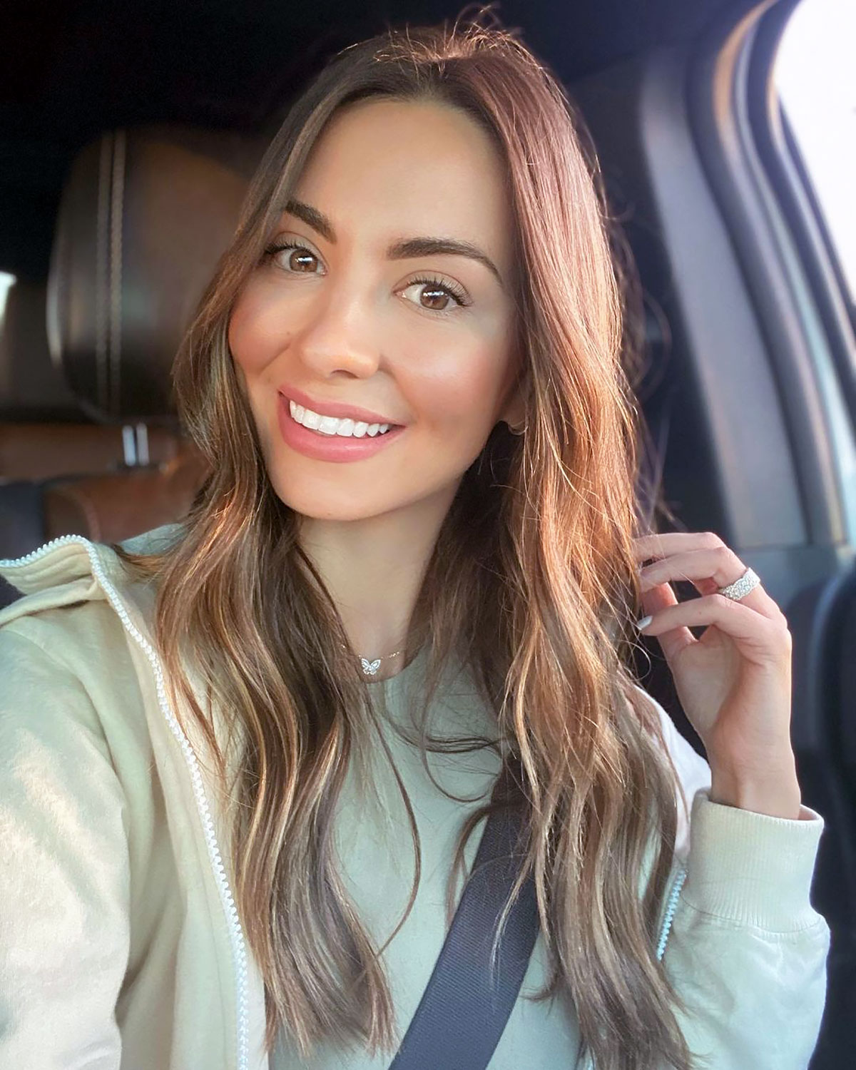 Bachelor’s Kelley Flanagan Sets Hair on Fire | Us Weekly