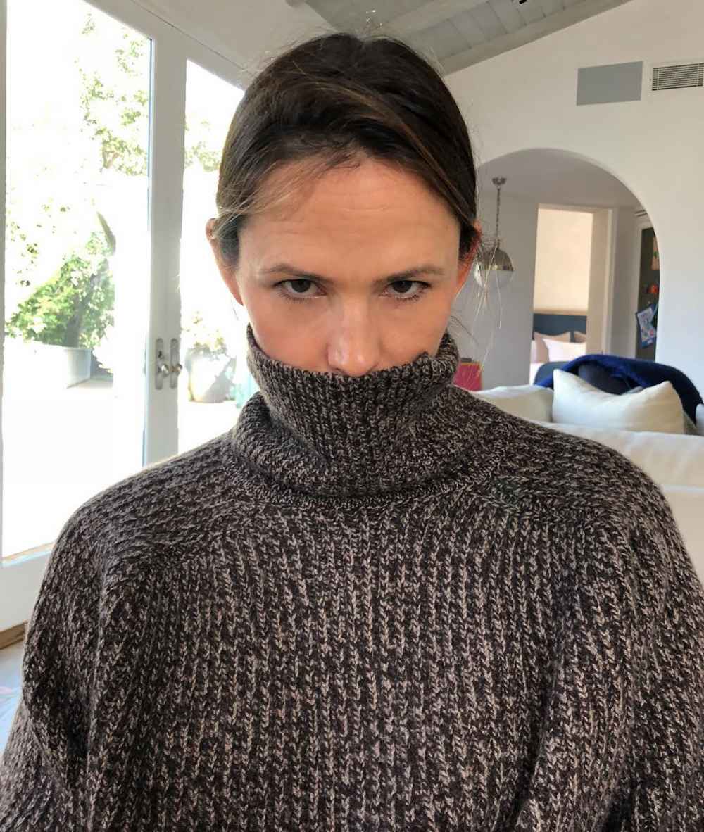 Jennifer Garner Goes Makeup-Free, Messy Hair: Pics | Us Weekly