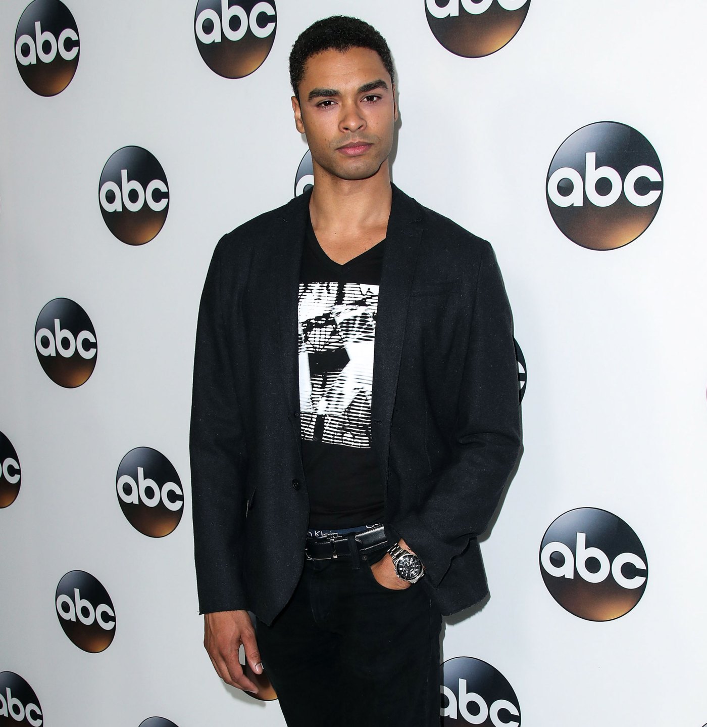 Rege-Jean Page Addresses James Bond Rumors After 'Bridgerton' Exit | Us ...
