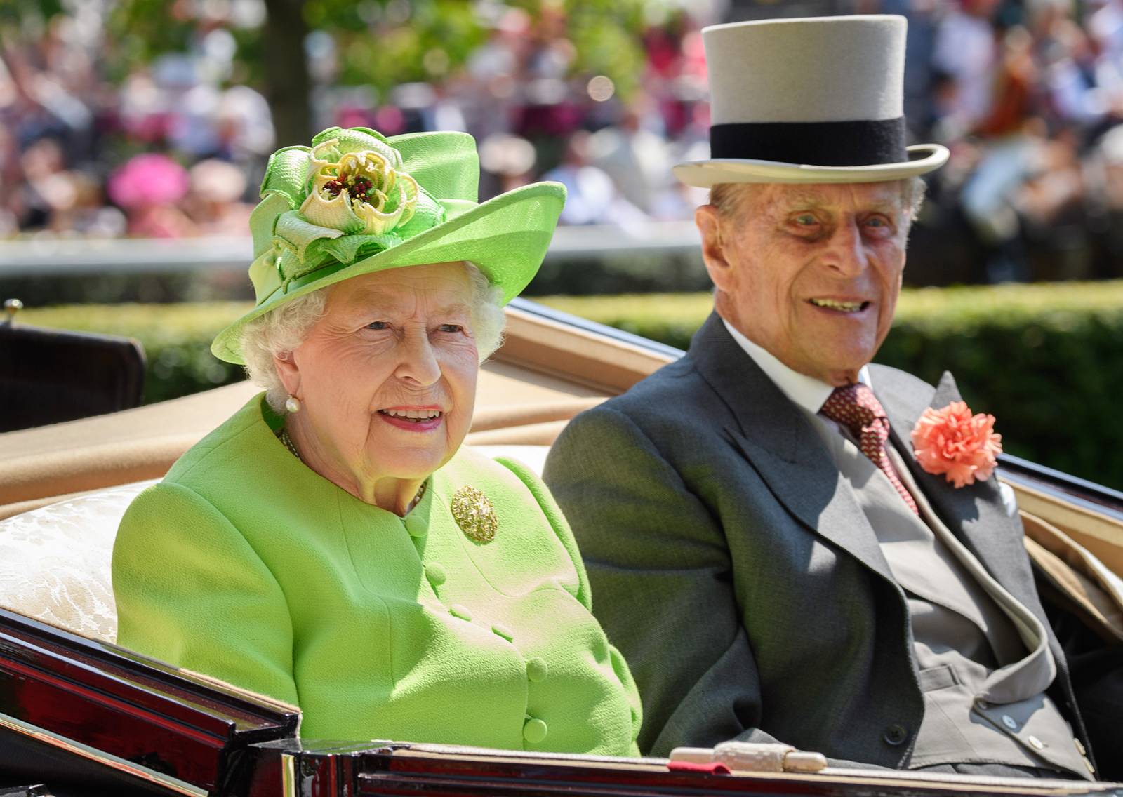 Queen Elizabeth II Has Been 'Amazing' In Wake of Prince Philip’s Death ...