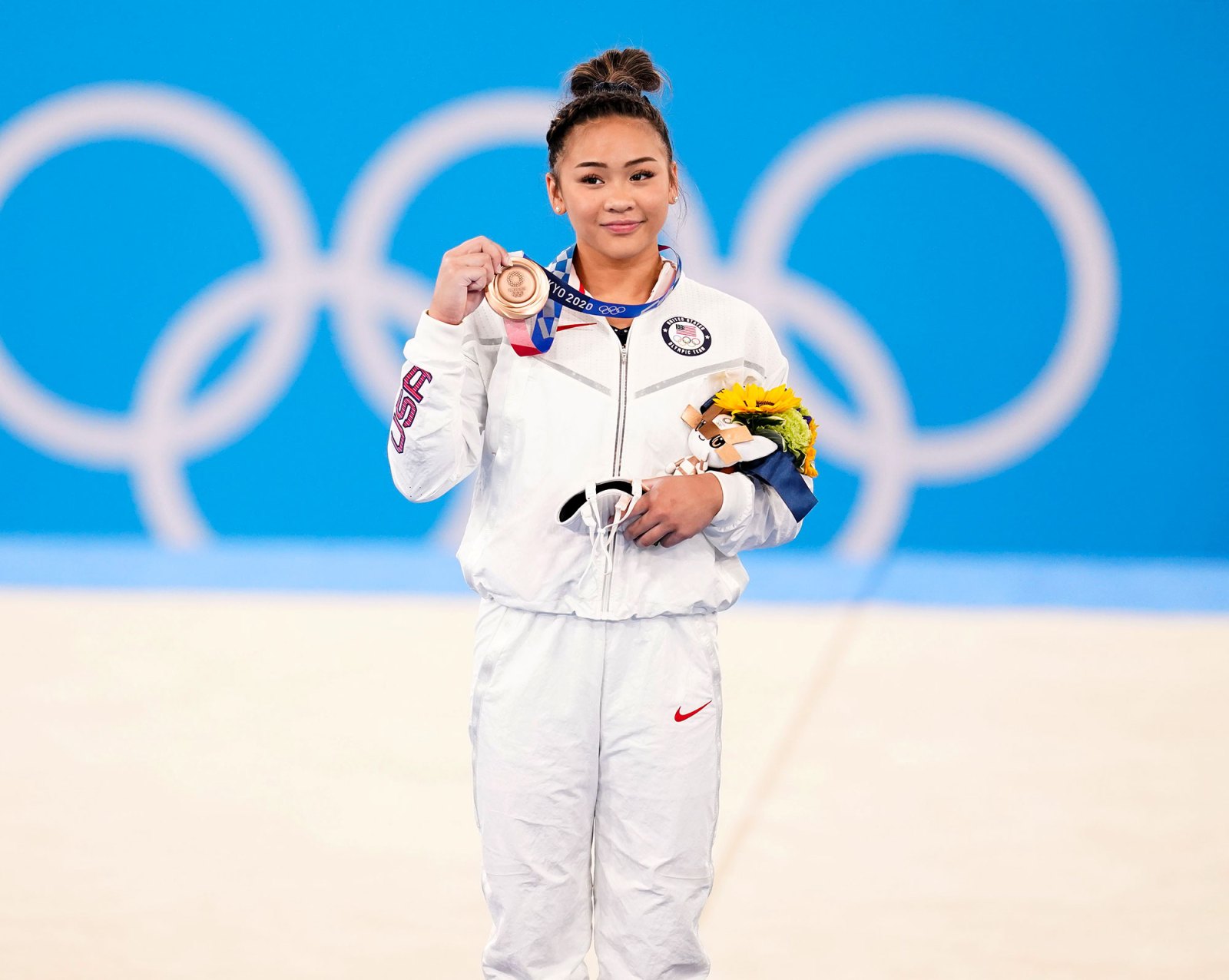 Suni Lee: 5 Things to Know About the 'DWTS' Season 30 Cast Member | Us ...