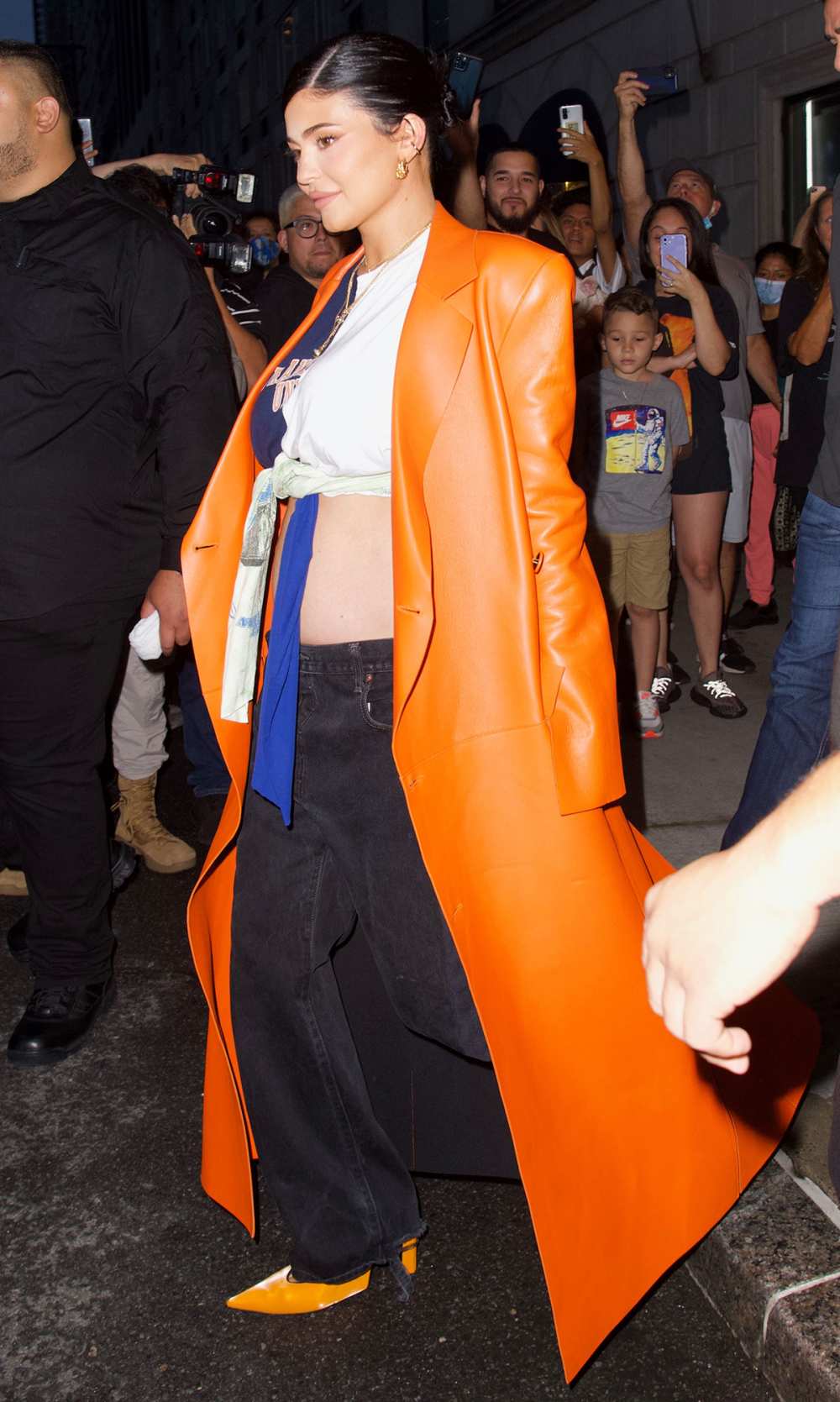 Pregnant Kylie Jenner Shows Bare Baby Bump in NYFW Outfit: Photos | Us ...