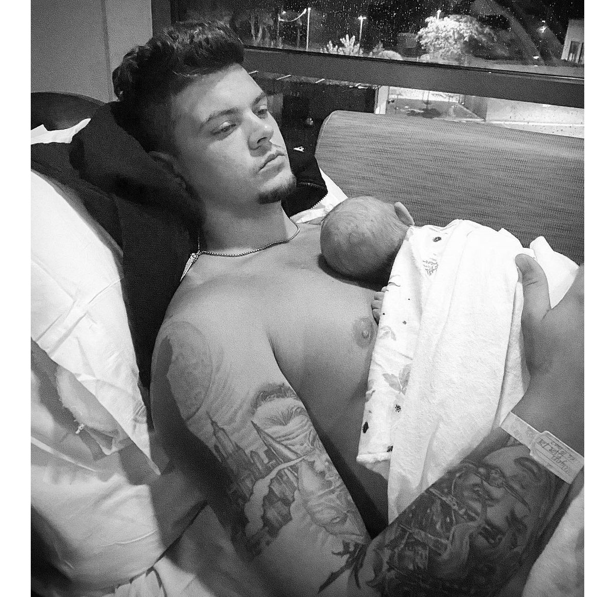 Tyler Baltierra, Catelynn Lowell Share 1st Photos With Baby Girl | Us ...